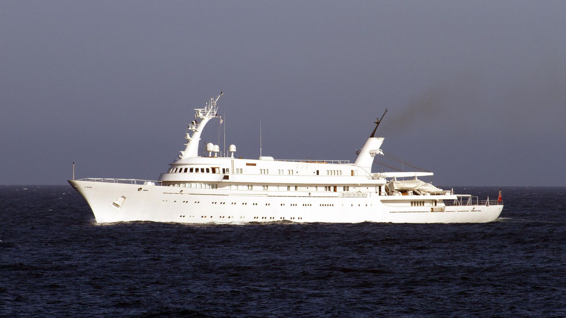 Atlantis II yacht (Hellenic, 115.76m, 1981)
